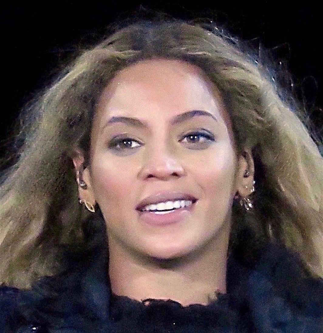 Top 20 Most Requested Celebrity Smiles According to Express Dentist ...